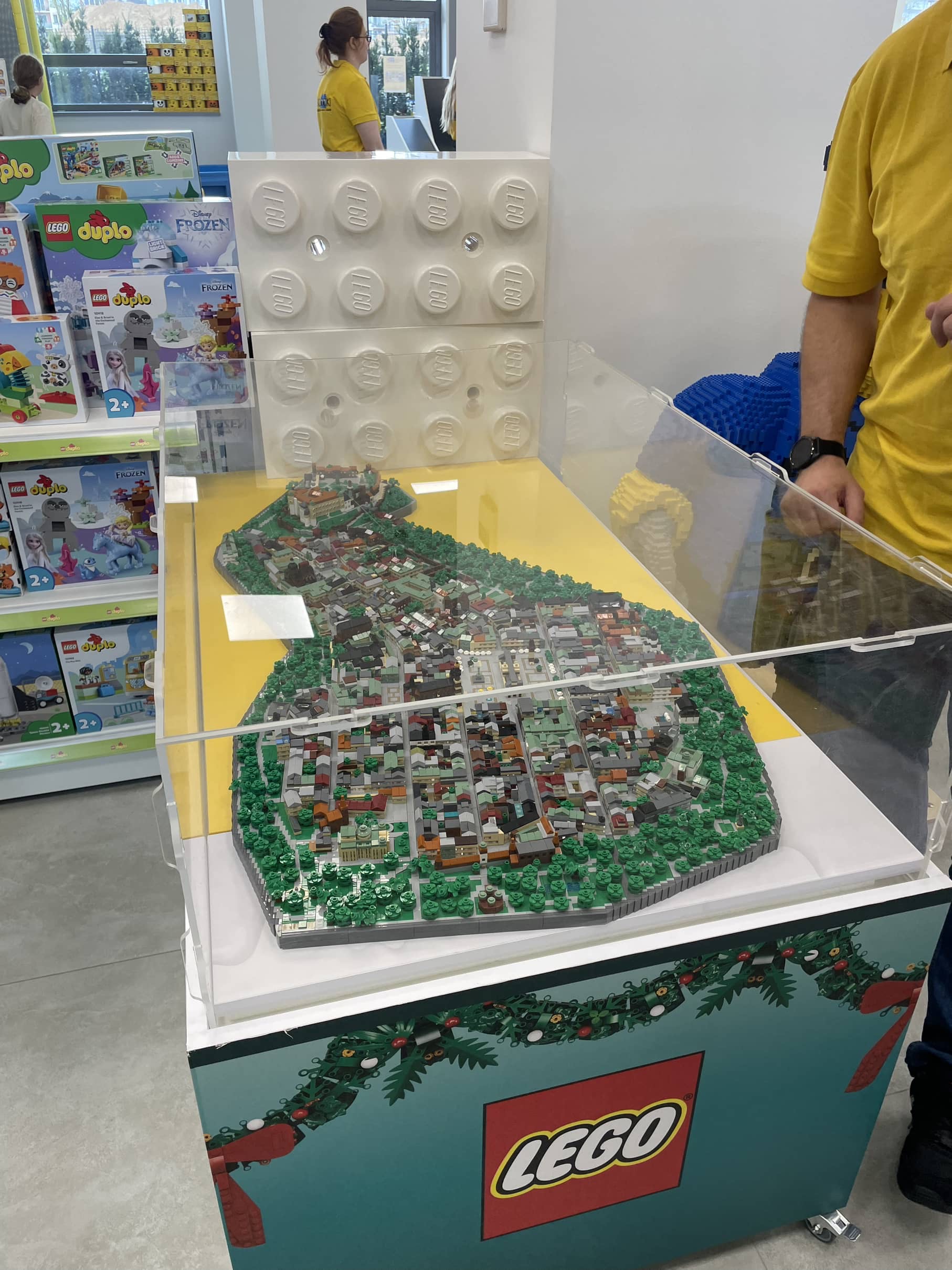 AleKlocki w Krakowie - Największa Sala Zabaw LEGO w Polsce! - Kraków z ...